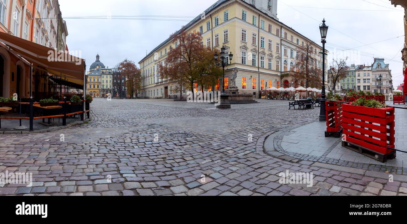 Old town at dawn hi-res stock photography and images - Alamy