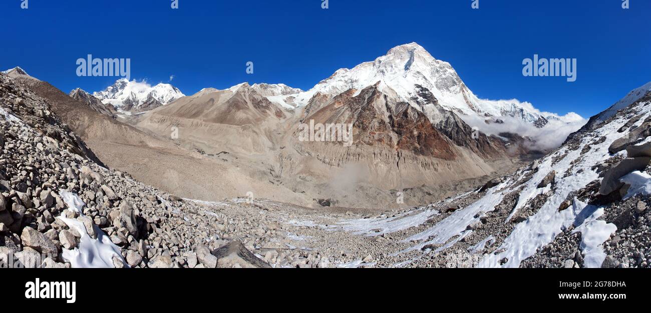 Mount Makalu, Everest and Lhotse, Nepal Himalayas mountains, Barun ...