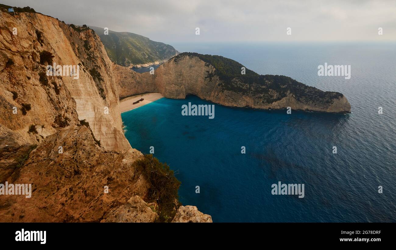 Zakynthos, Paralia Navagio, Shipwreck Beach, view from above over bay ...