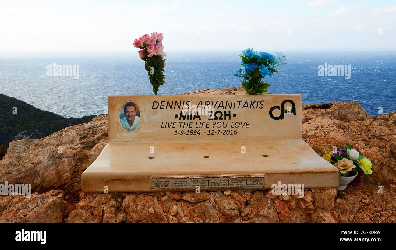 Zakynthos, Paralia Navagio, Shipwreck Beach, viewpoint above the bay ...