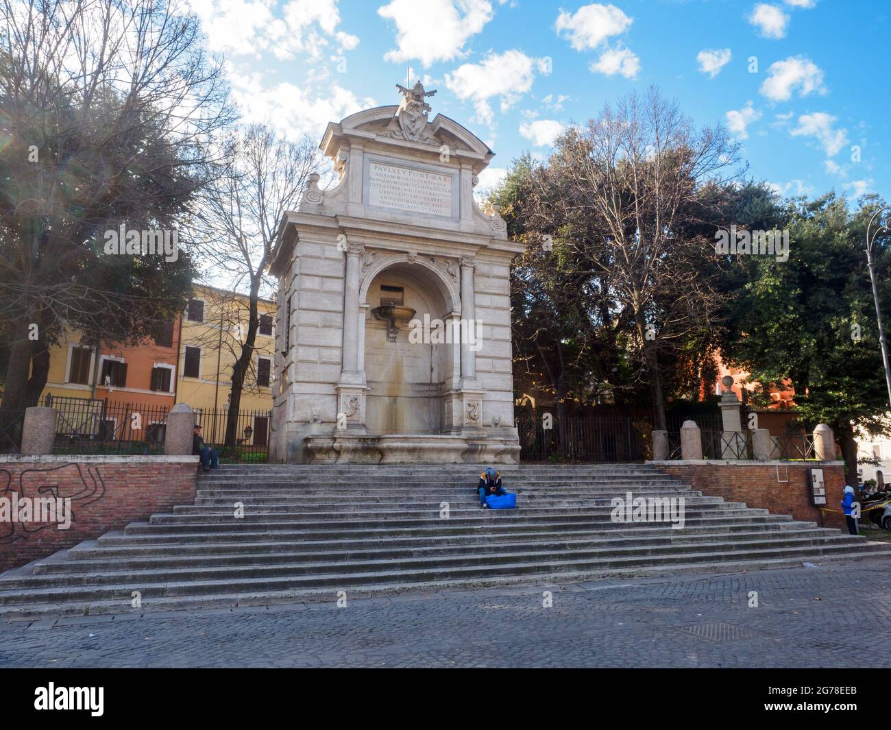 Fountain square street hi-res stock photography and images - Alamy