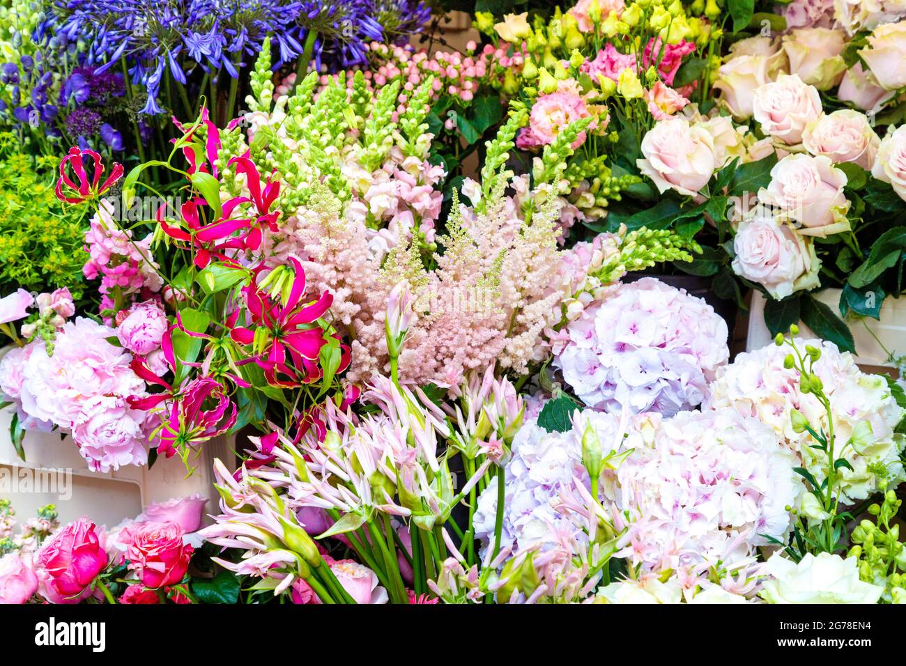 Flower stall (Igloo Florwes) on Bermonsey Street, London, UK Stock ...