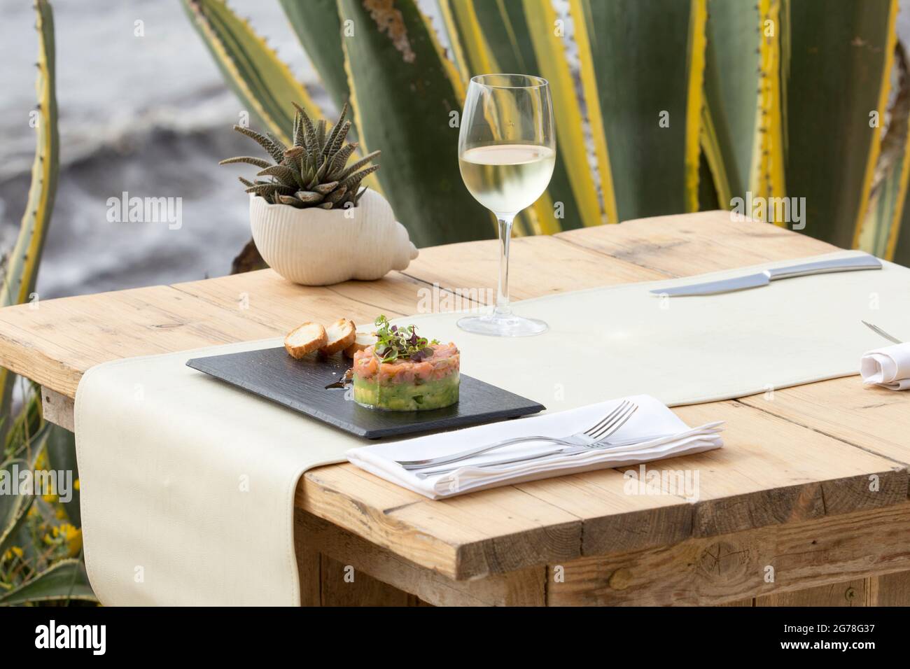 Court dining table hi-res stock photography and images - Alamy