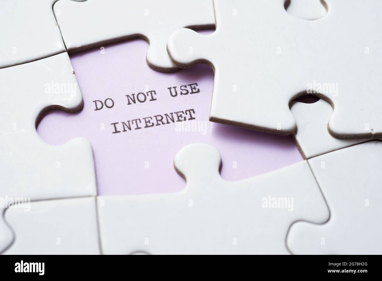 Do not use internet phrase written with a typewriter Stock Photo - Alamy