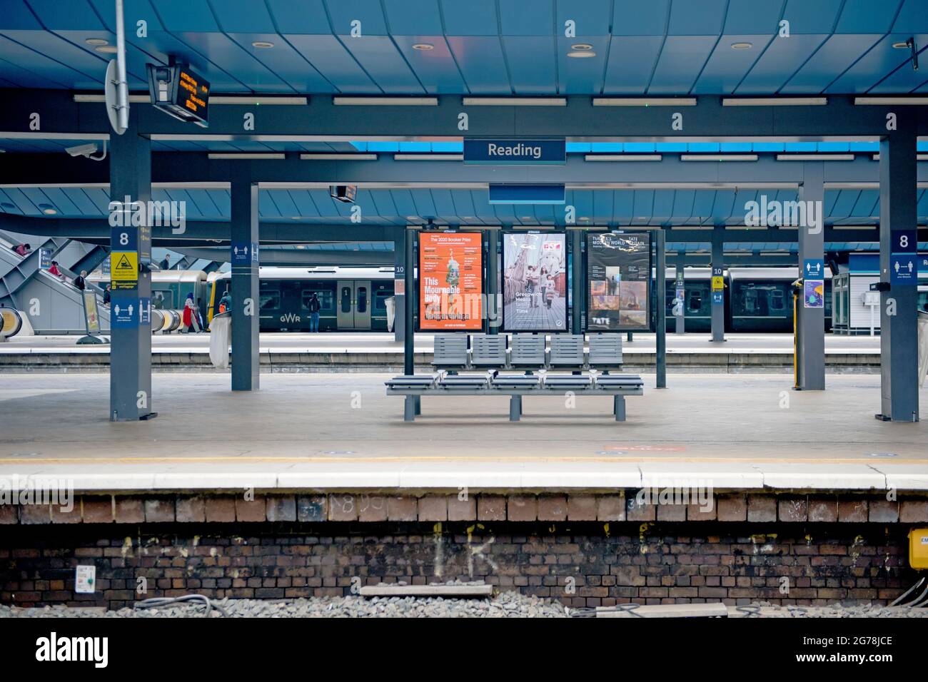 Platforms at Reading railway station, England, UK Stock Photo - Alamy