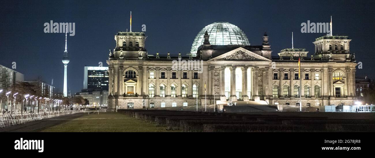 Circle building berlin hi-res stock photography and images - Alamy