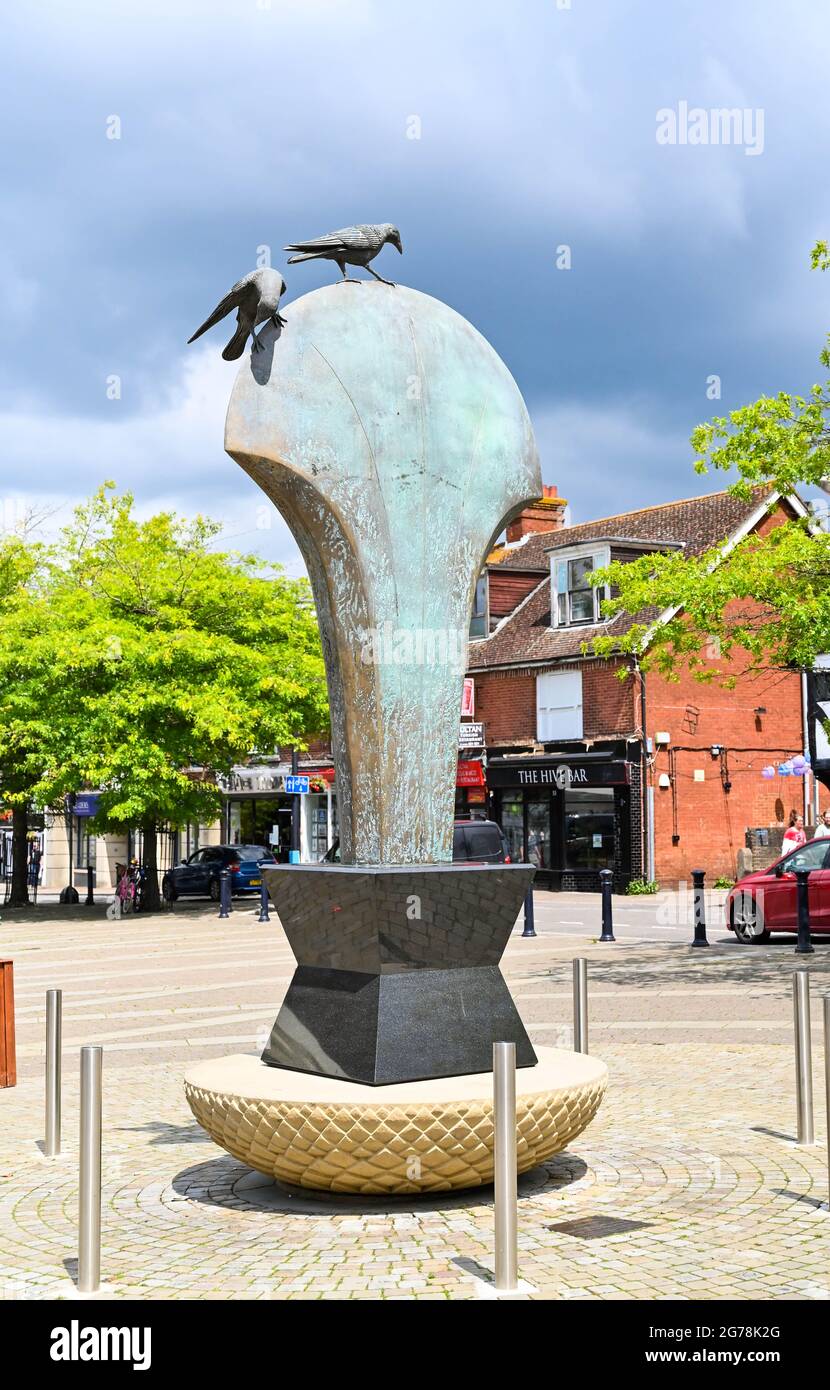 A pair of crows hi-res stock photography and images - Alamy