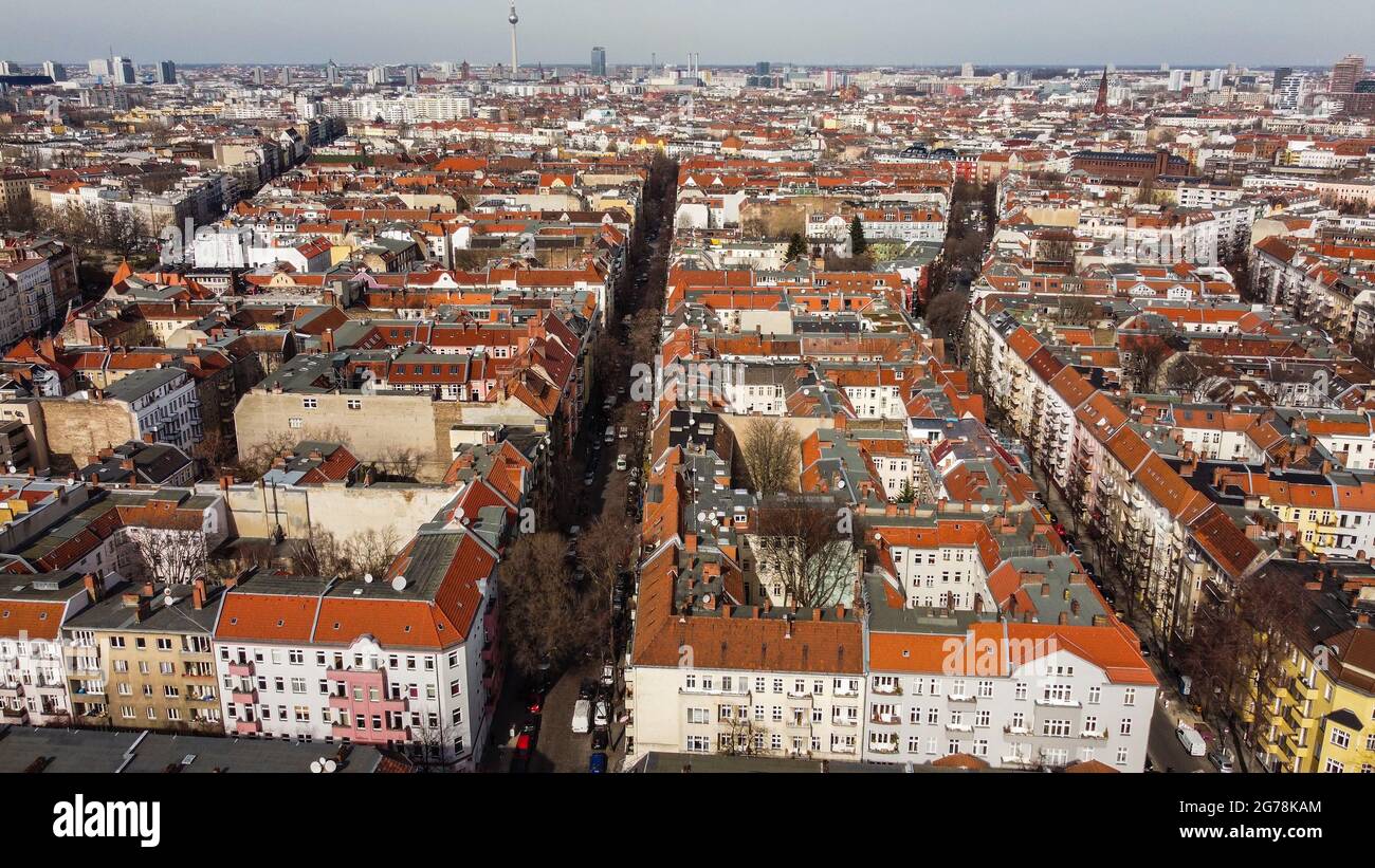 Aerial view of office blocks hi-res stock photography and images - Alamy