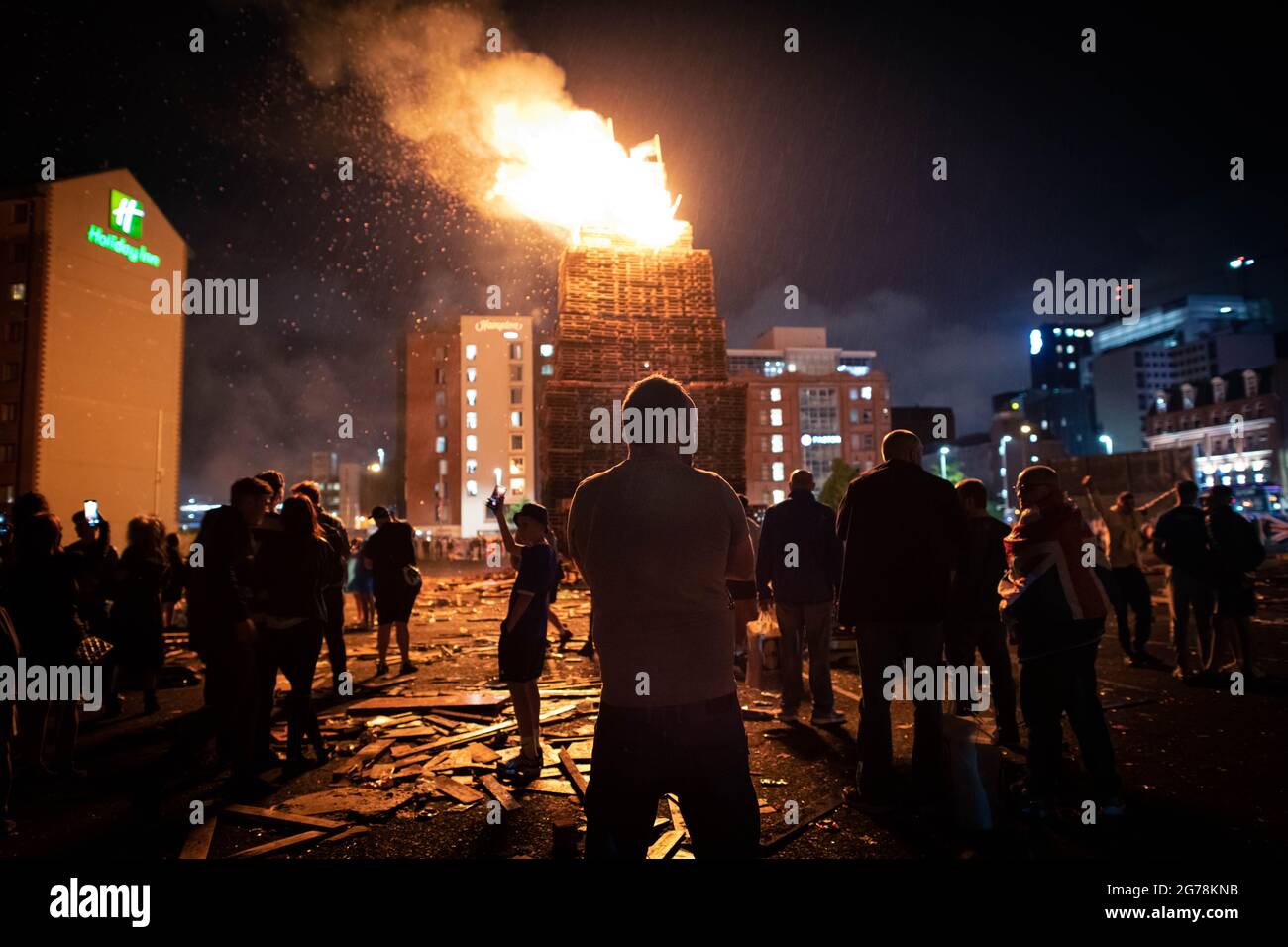 11th july bonfires hi-res stock photography and images - Alamy