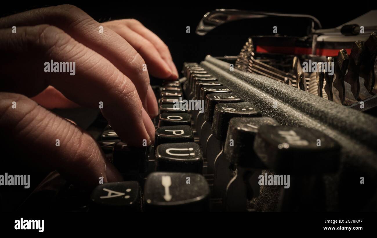 Writing a letter on an old typewriter - very nostalgic - probe lens ...
