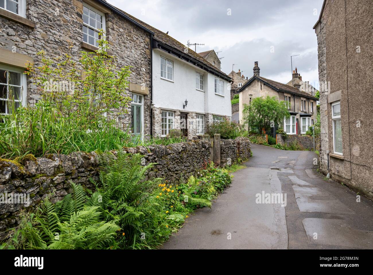 Castleton village hi-res stock photography and images - Alamy