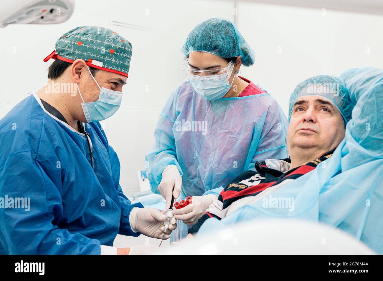 Blood draw man senior hi-res stock photography and images - Alamy