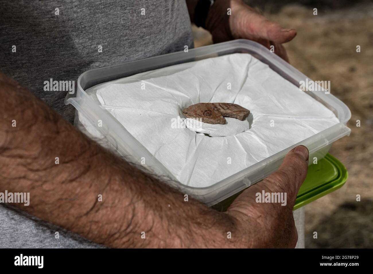 Philistine pottery hi-res stock photography and images - Alamy