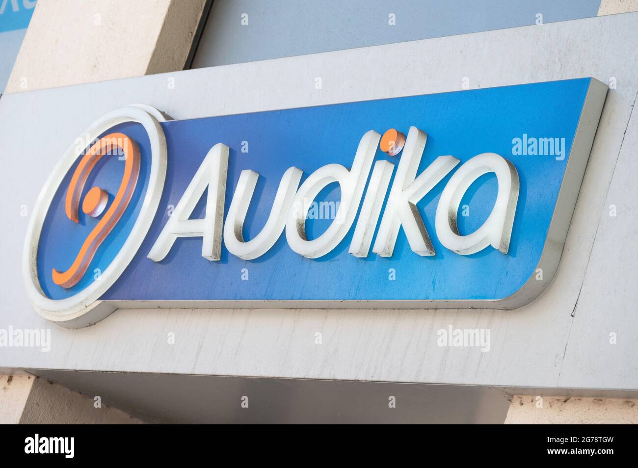 Audika sign hi-res stock photography and images - Alamy