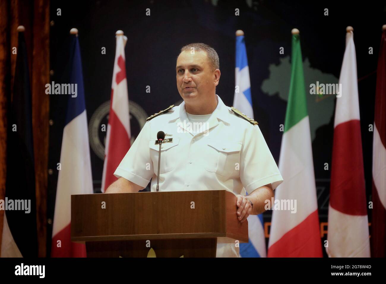 Speech during closing ceremony hi-res stock photography and images - Alamy