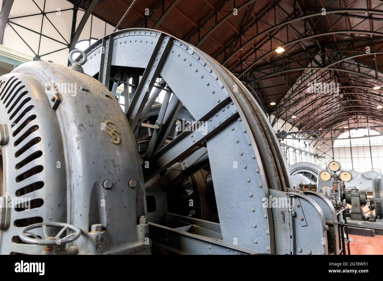 Hoisting machine hi-res stock photography and images - Alamy