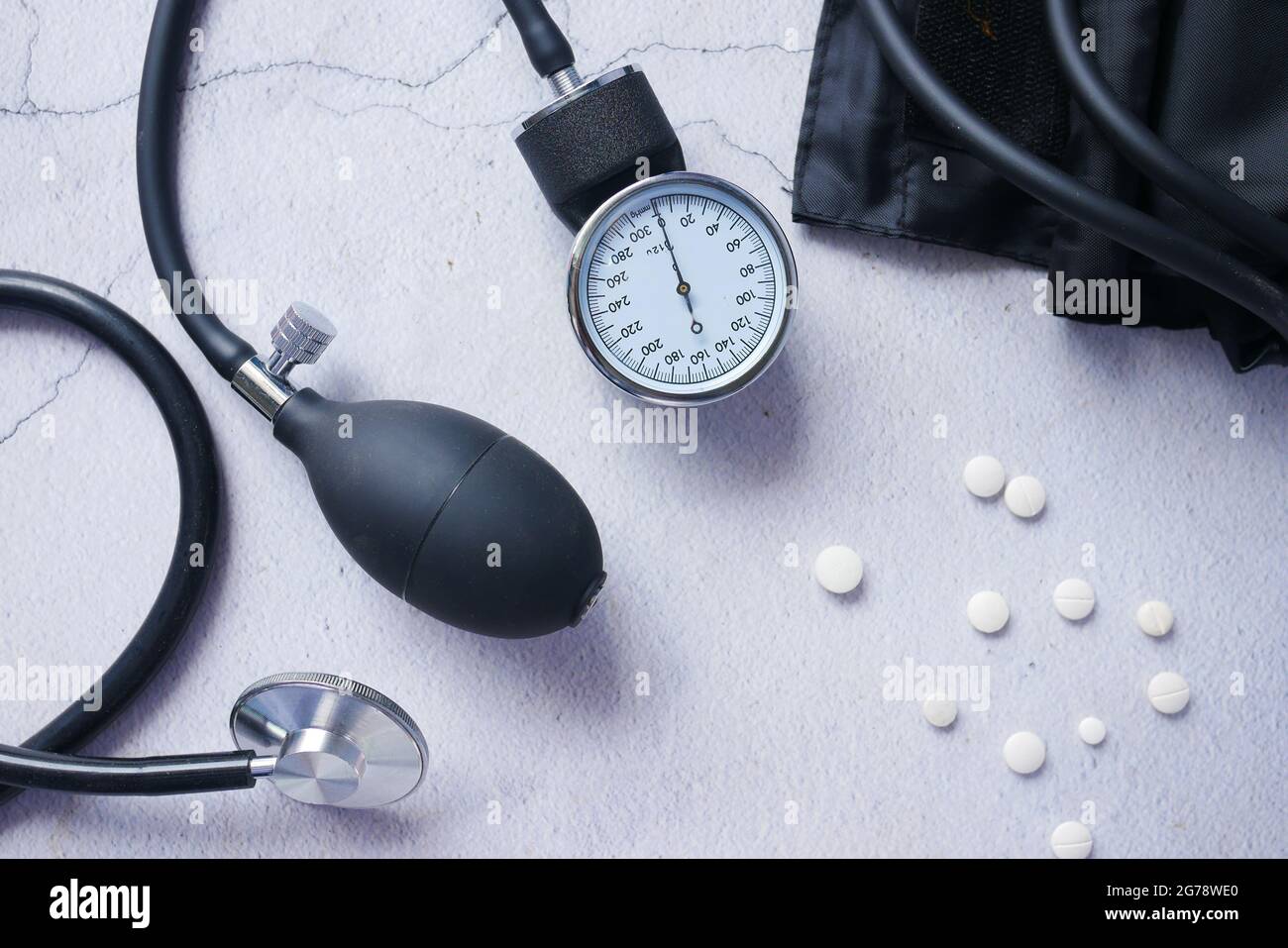 Overhead pump hi-res stock photography and images - Alamy