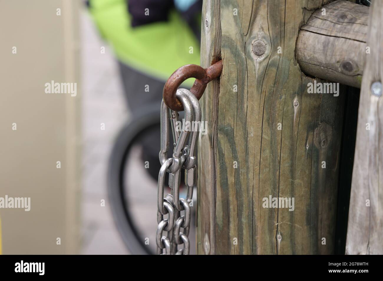 Chain hanging from pole hi-res stock photography and images - Alamy