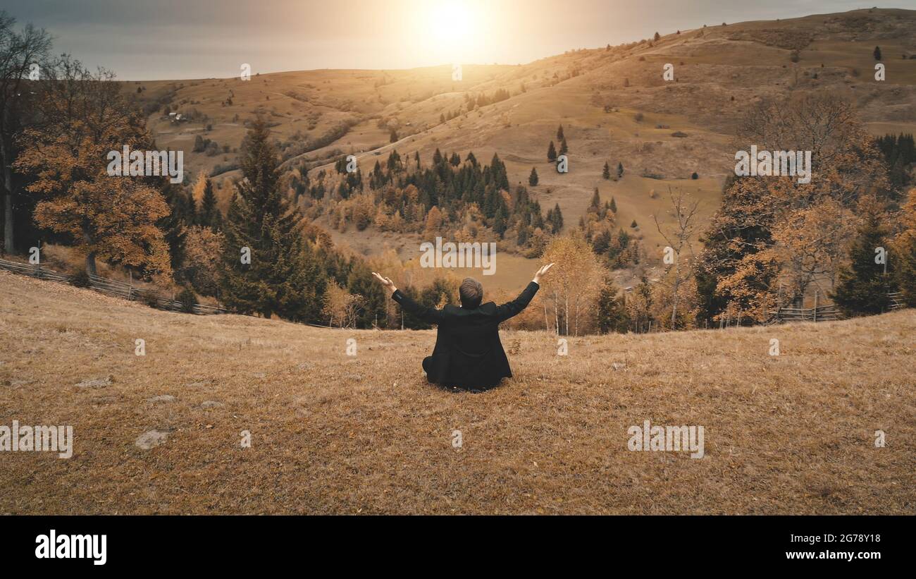 Hands rise up hi-res stock photography and images - Alamy