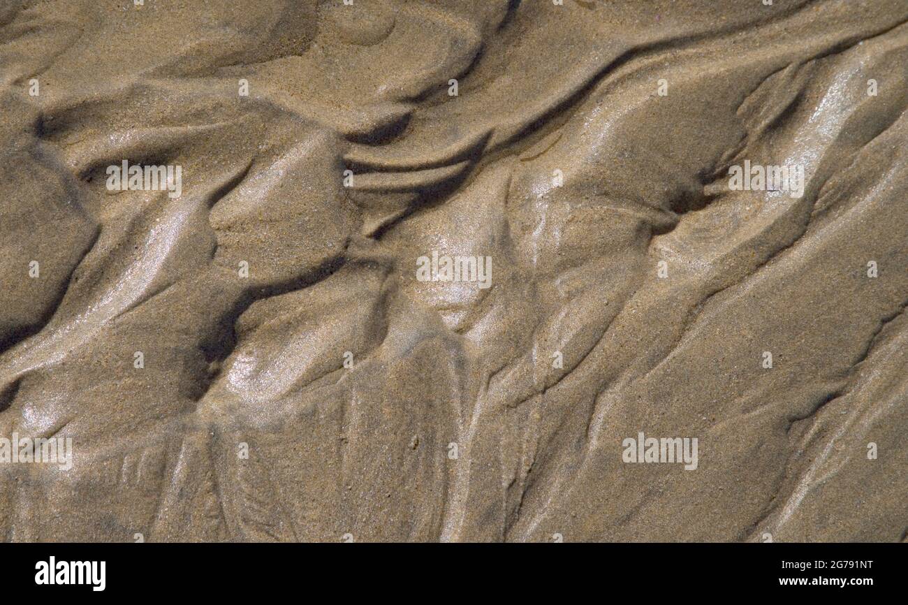 Wet sand patterns hi-res stock photography and images - Alamy