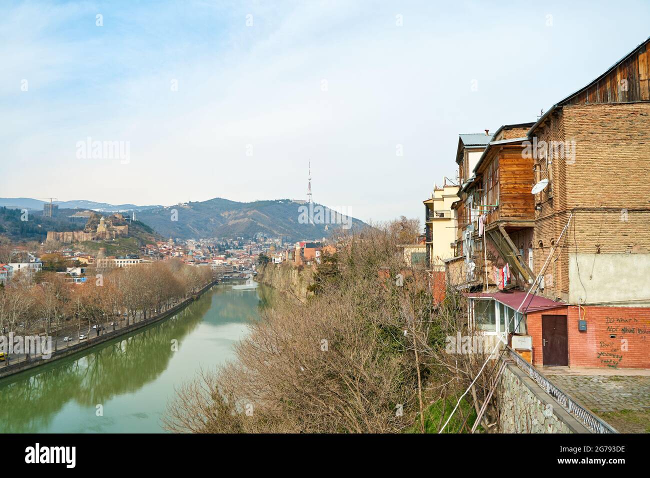 The Kura River flows through the city of Tbilisi. City landscape Stock ...