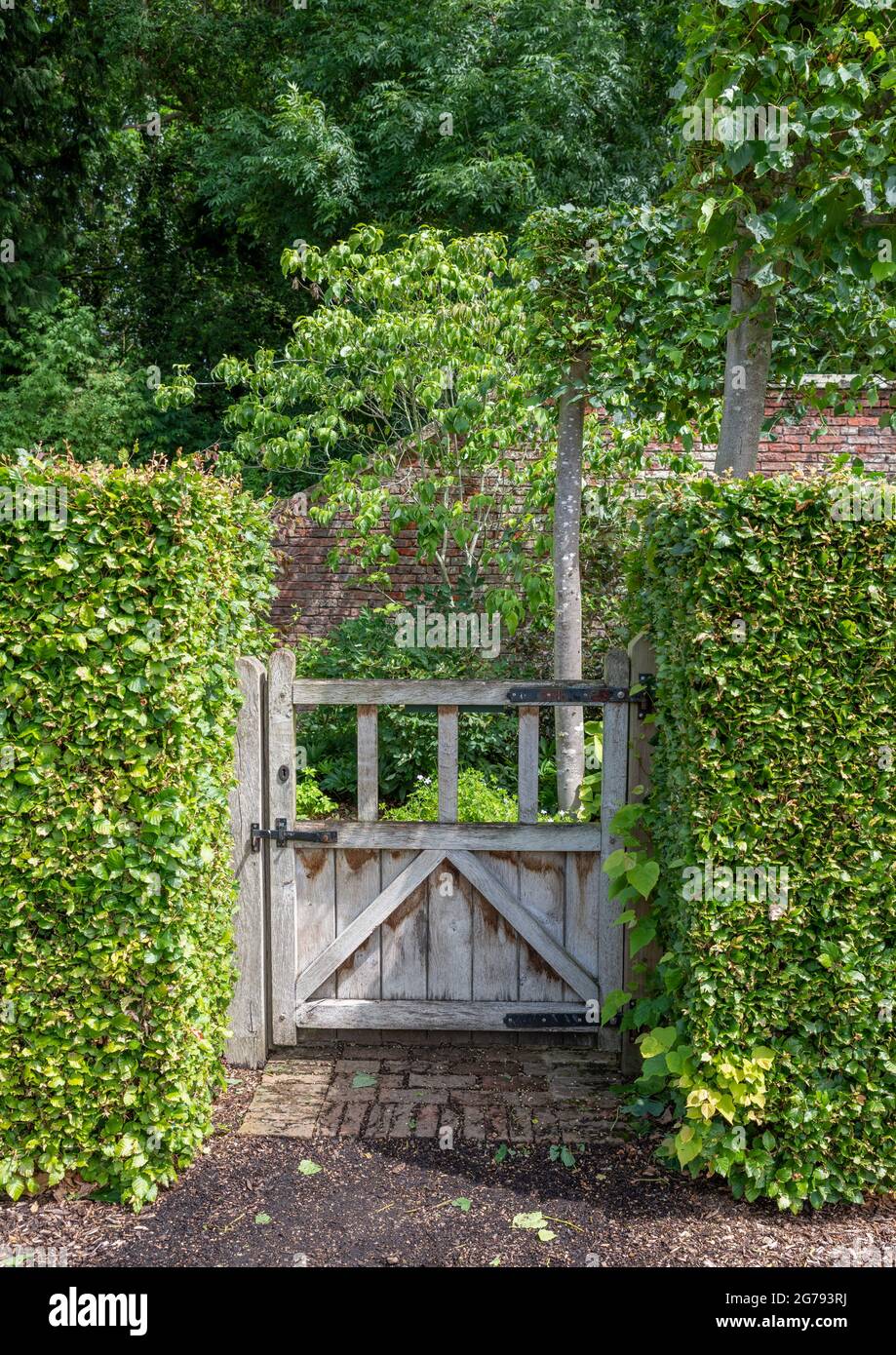 Slatted gate hi-res stock photography and images - Alamy