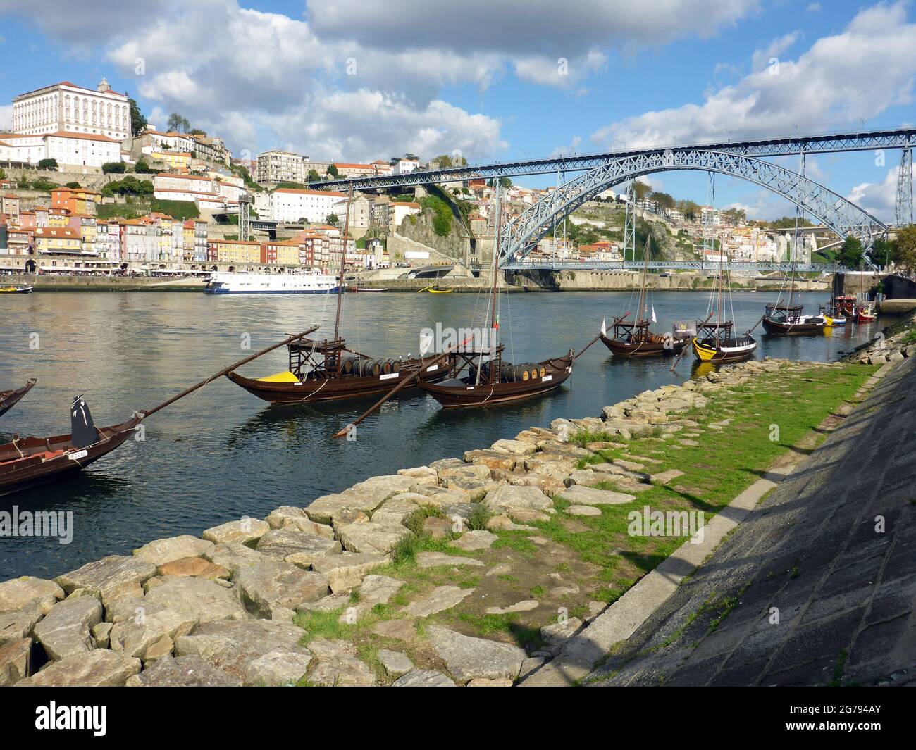 Porto district hi-res stock photography and images - Alamy