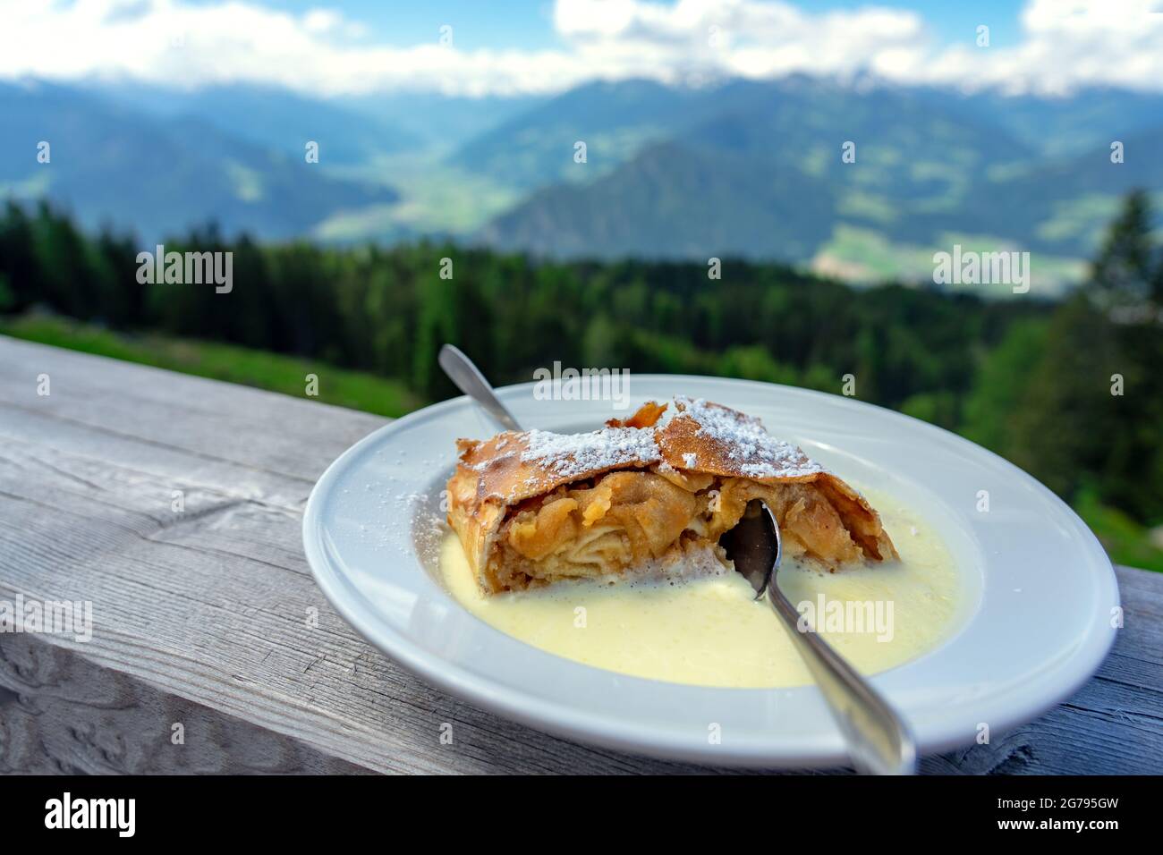 German Apple Pie High Resolution Stock Photography and Images - Alamy