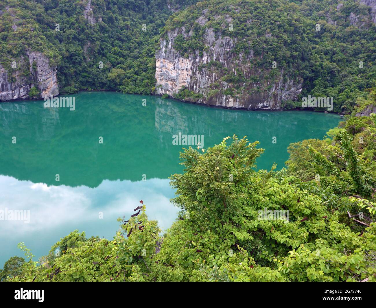 Ang tong by boat hi-res stock photography and images - Alamy