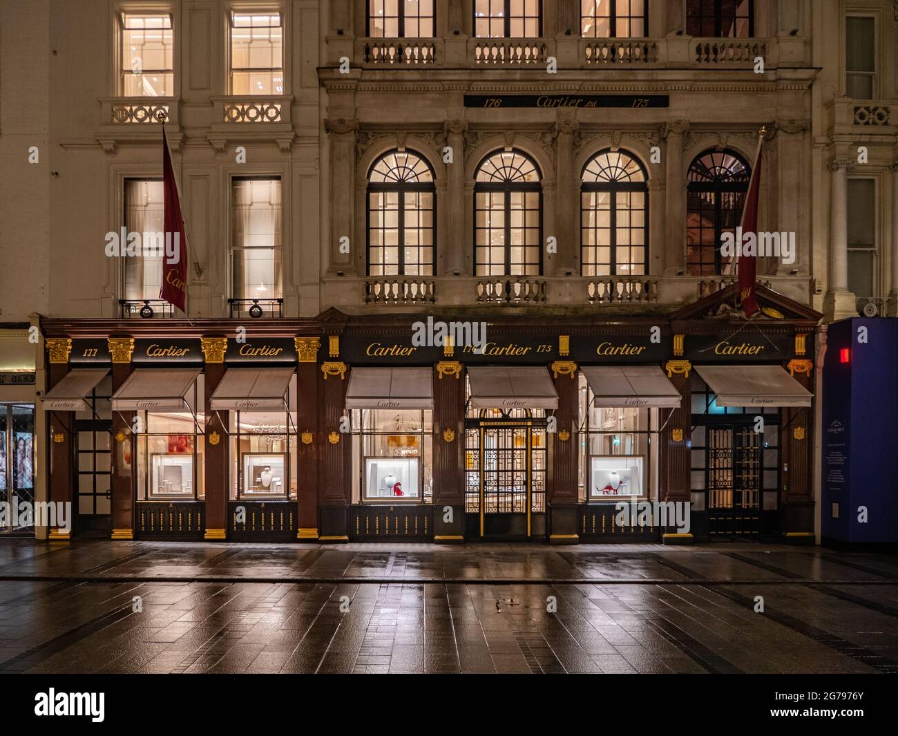 Cartier, Bond Street, London. A jewellery store shop front in London's ...