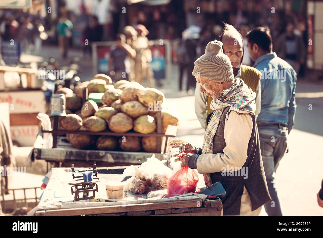 Street scene in India Stock Photo - Alamy