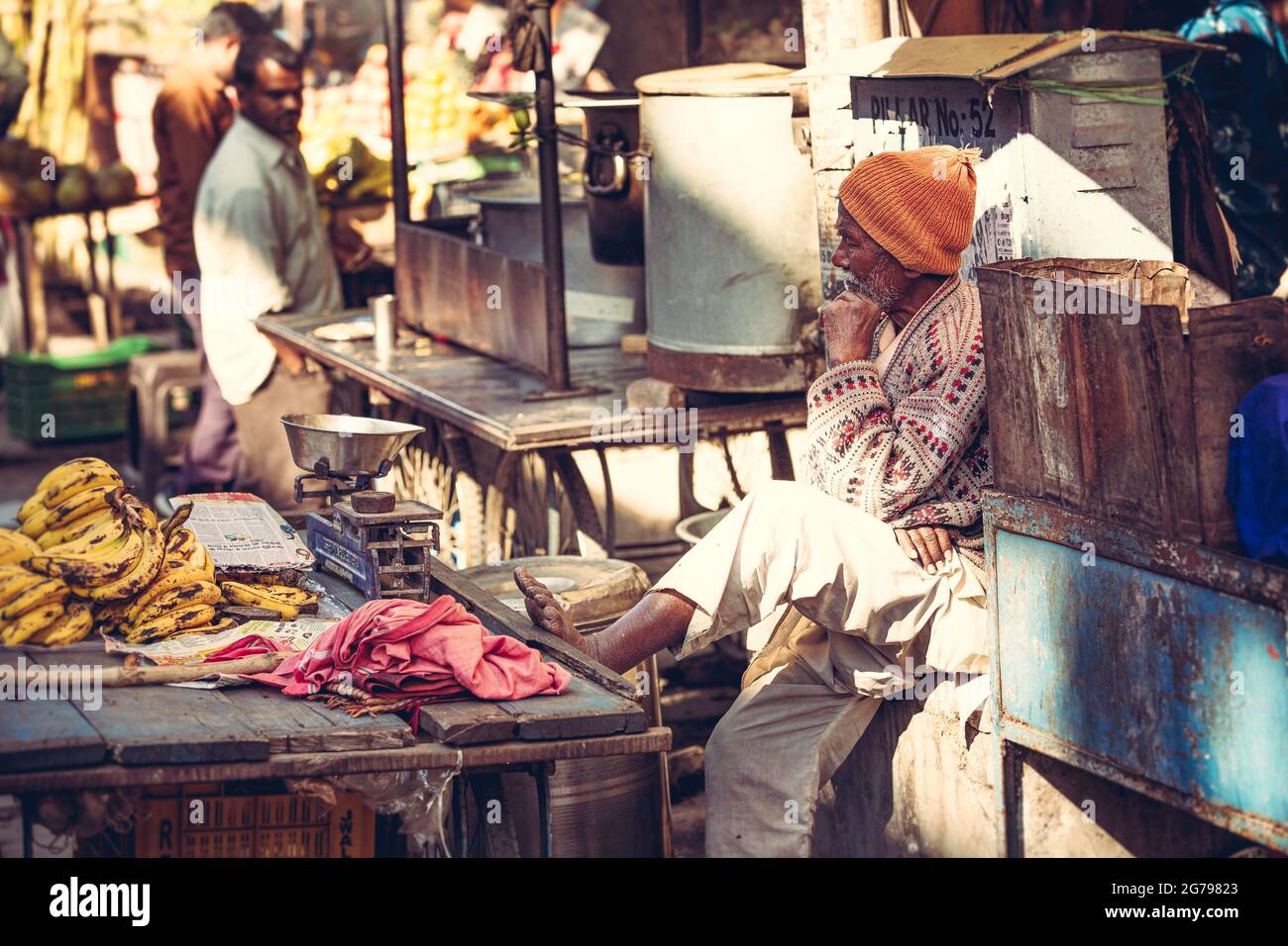Street scene in India Stock Photo - Alamy