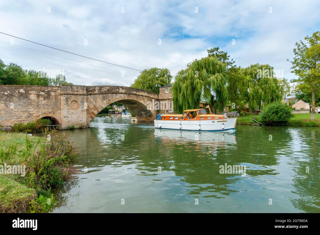 Start of the navigable thames hi-res stock photography and images - Alamy