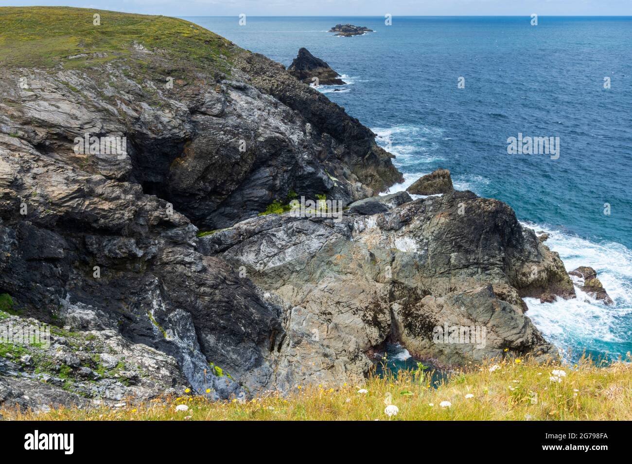Ships sunny blue summer ocean hi-res stock photography and images - Alamy