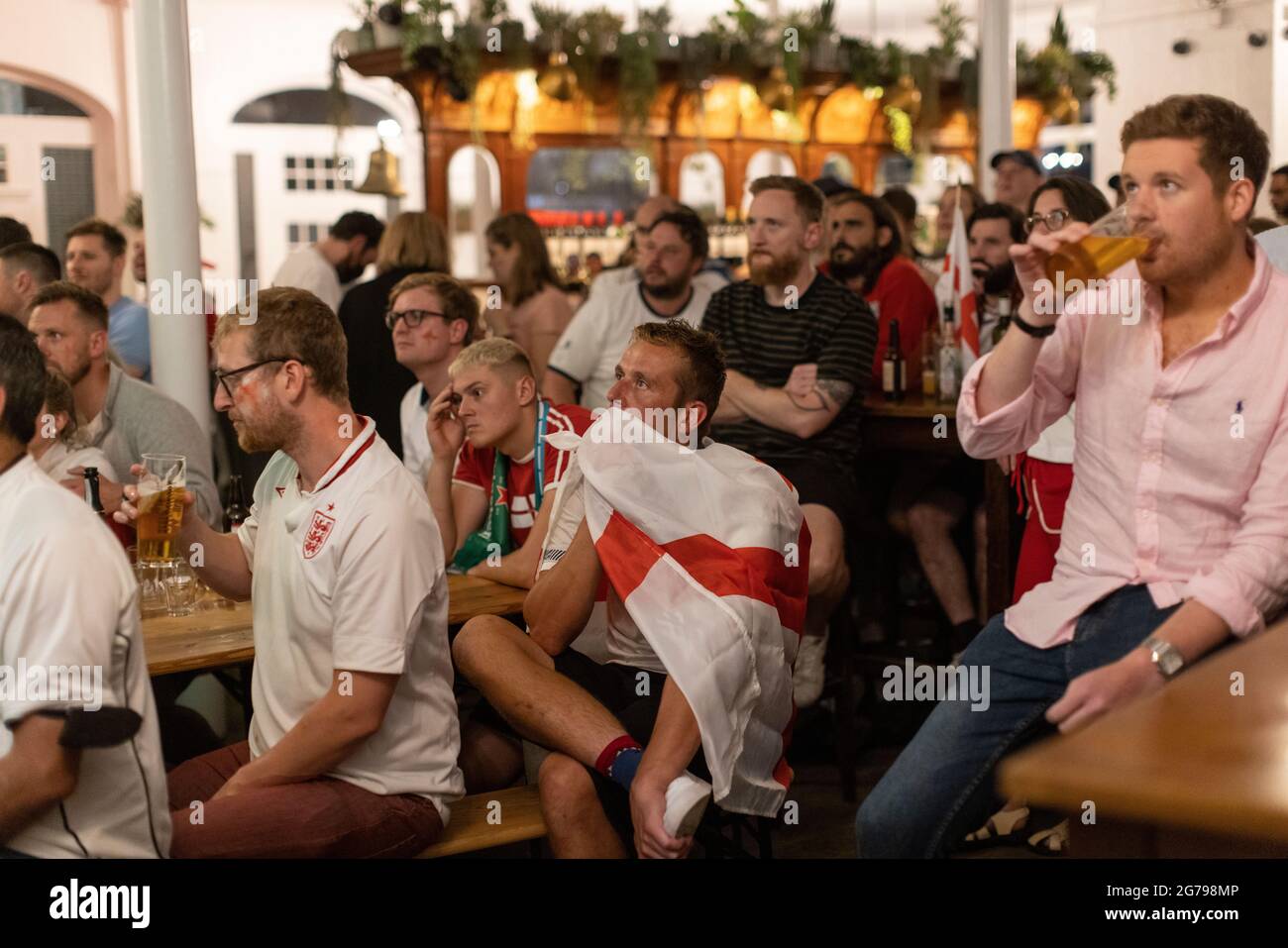 English football fans watching the EURO20 final between England v Italy ...