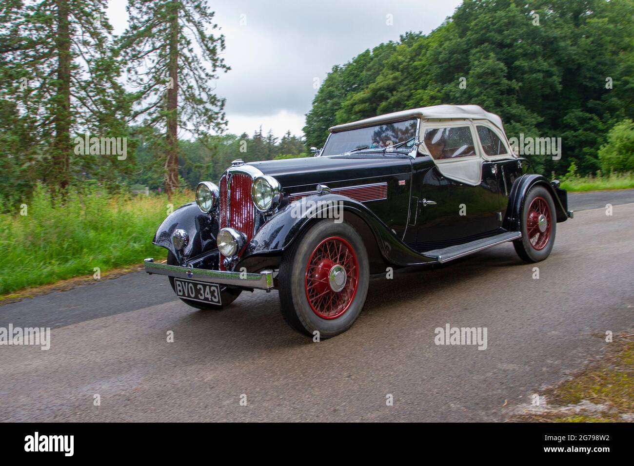 1930s cars on roads hi-res stock photography and images - Alamy