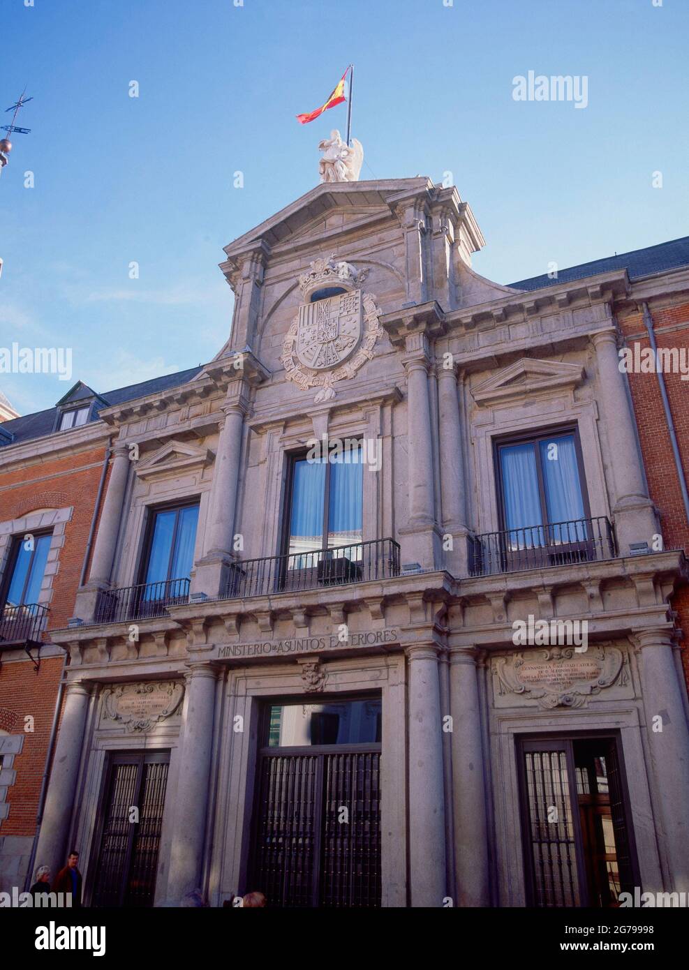 EXTERIOR - FACHADA - ANTIGUO PALACIO DE SANTA CRUZ Y CARCEL DE CORTE ...