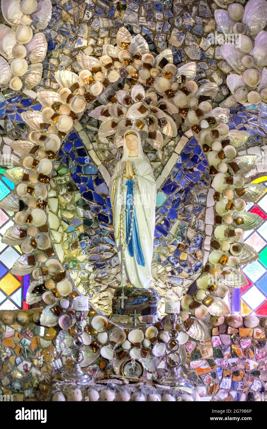 Miniature chapel hi-res stock photography and images - Alamy