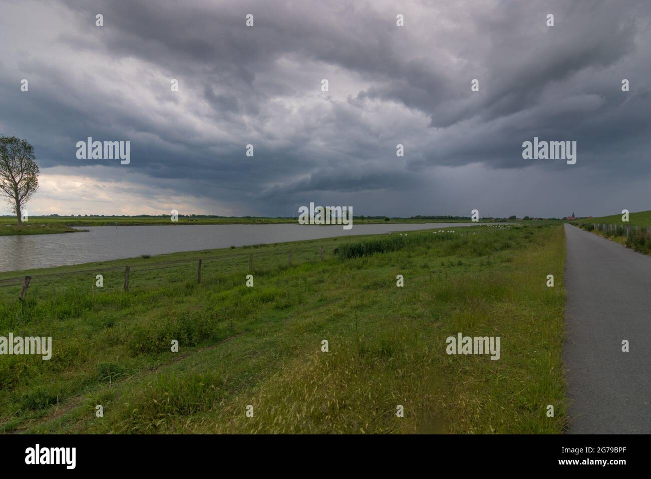 Rain front hi-res stock photography and images - Alamy