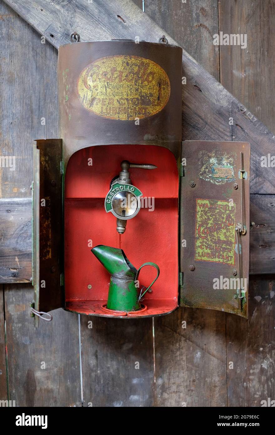 Timber oil hi-res stock photography and images - Alamy