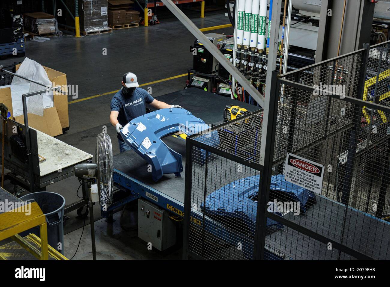 Injection molding machine hi-res stock photography and images - Alamy