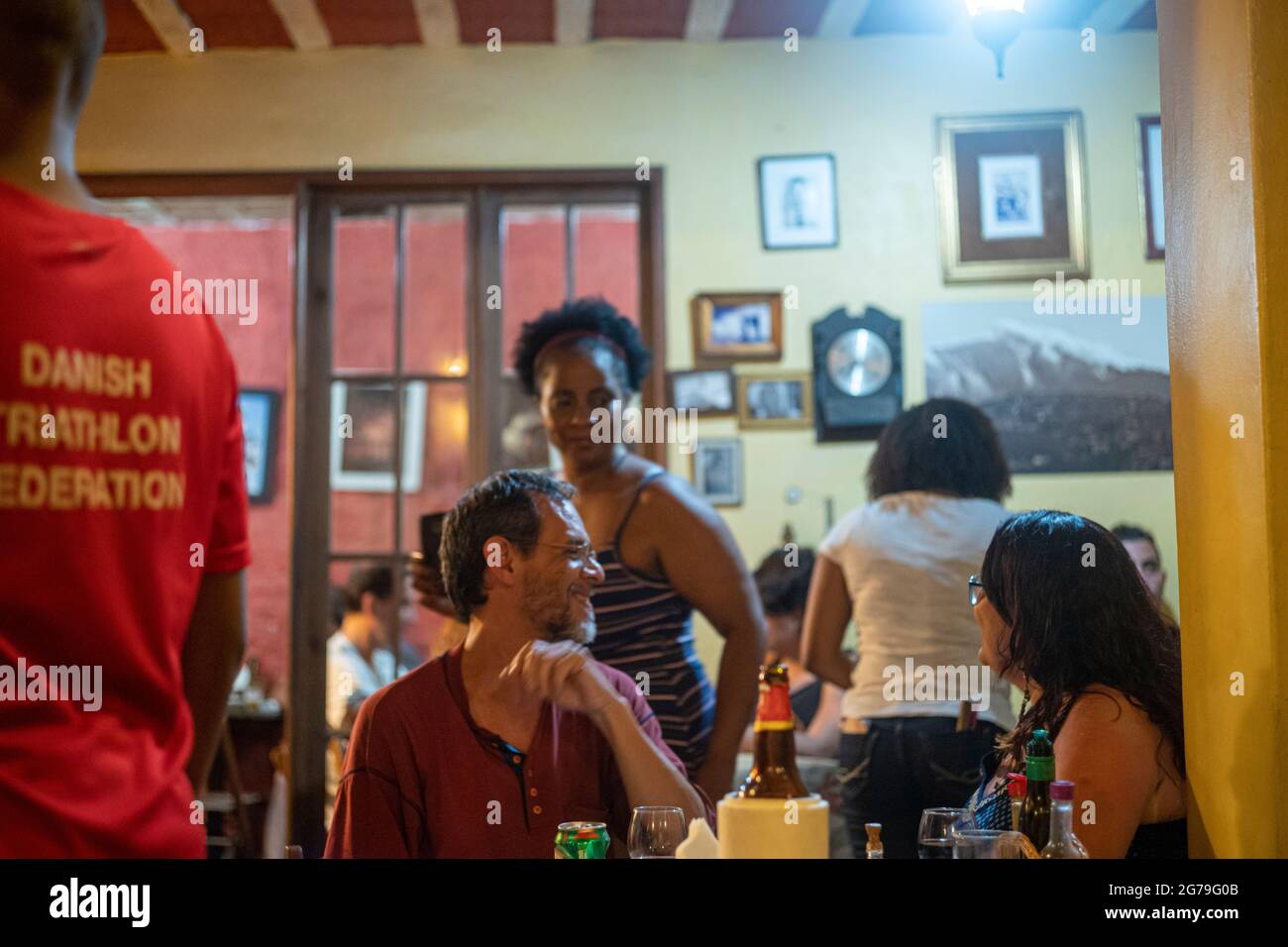 Authentic Party with the locals in the Streets and bars of Santa Teresa ...