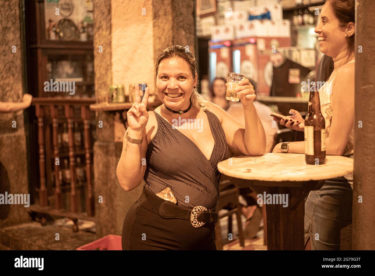 Happy faces in party hi-res stock photography and images - Alamy