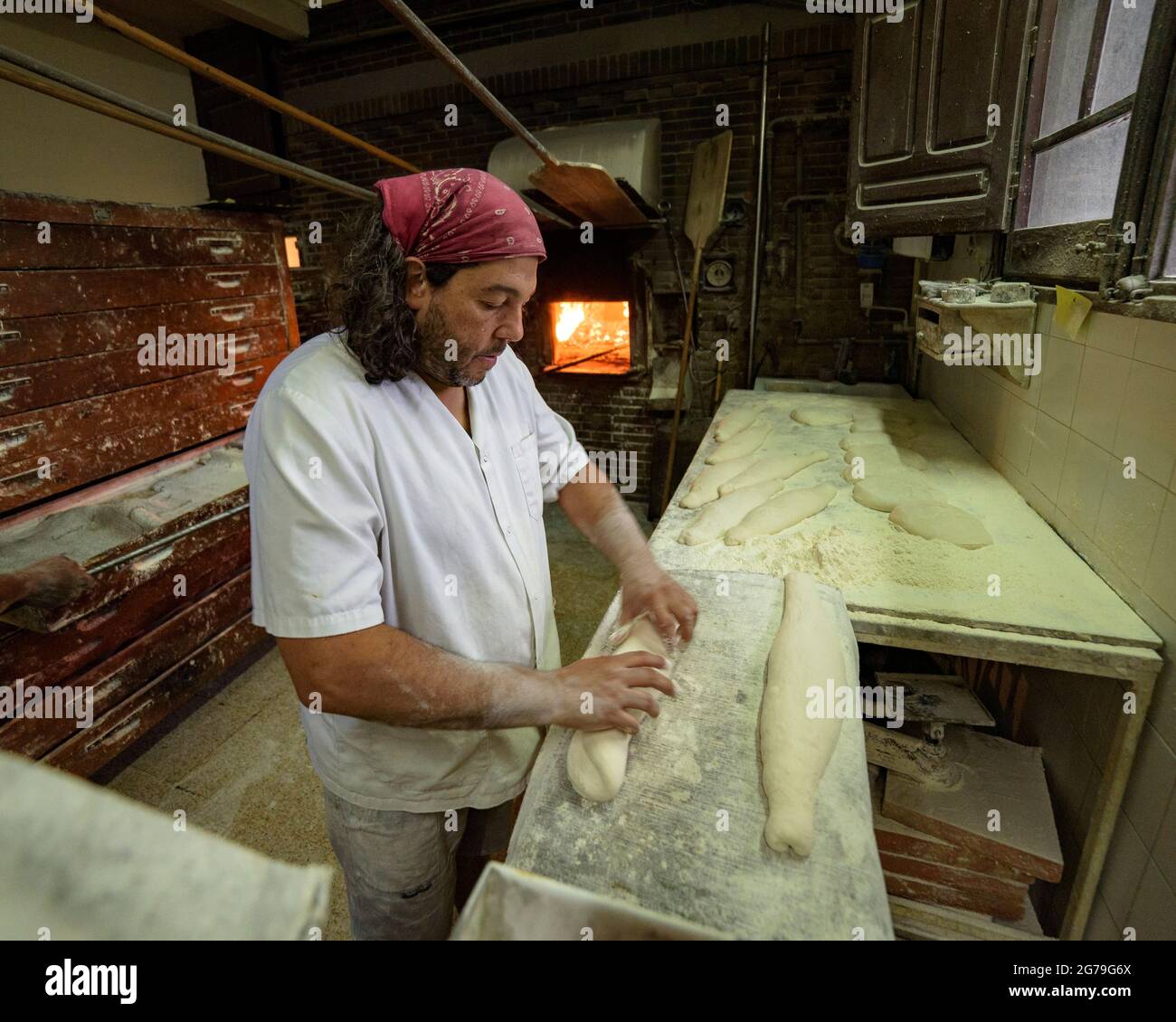 Brioches de boulangerie hi-res stock photography and images - Alamy