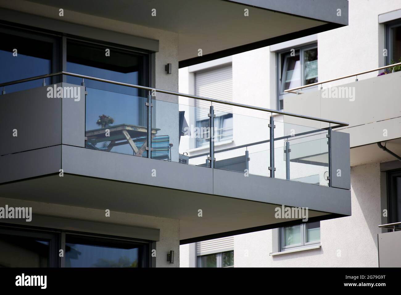 New modern glass balcony railing Stock Photo - Alamy