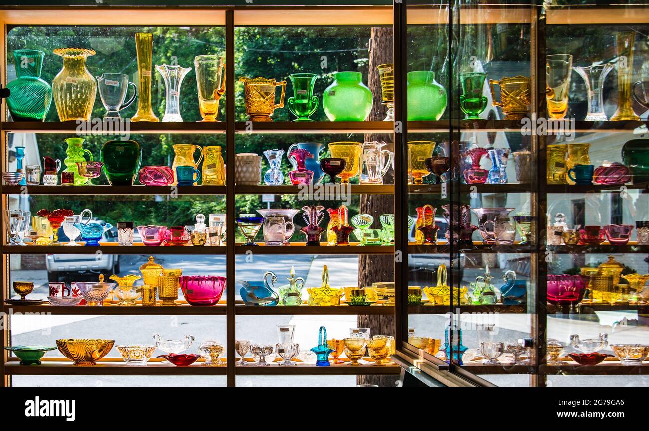 Brightly colored vases hi-res stock photography and images - Alamy