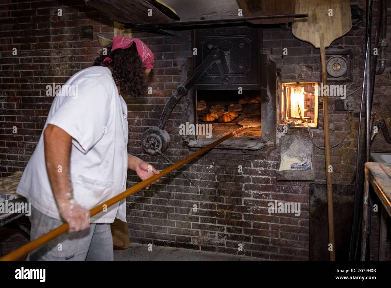 Brioches de boulangerie hi-res stock photography and images - Alamy