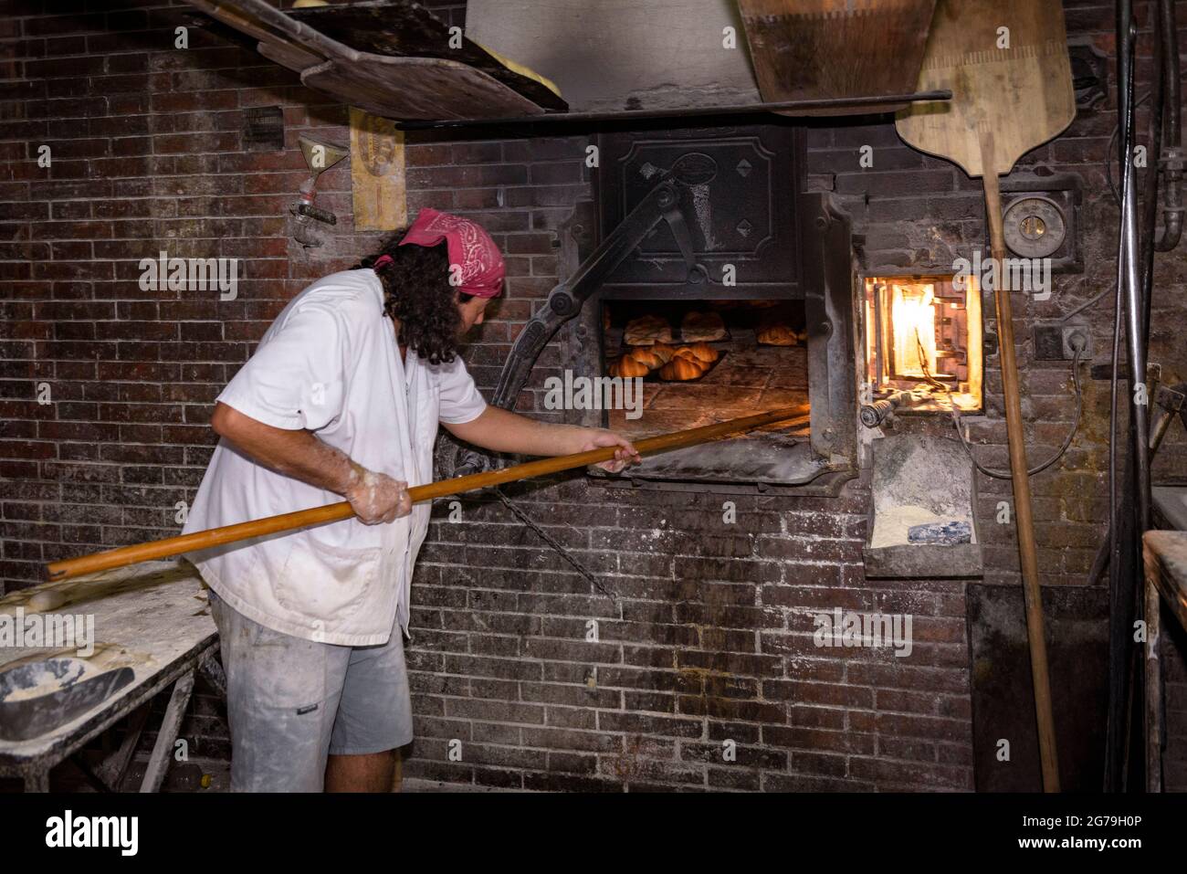 Brioches de boulangerie hi-res stock photography and images - Alamy