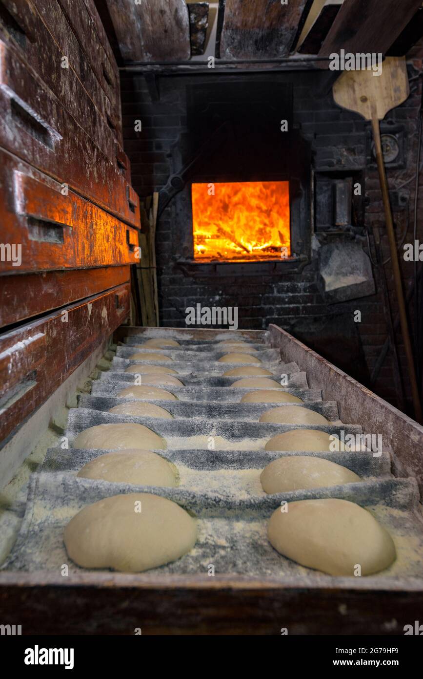 Brioches de boulangerie hi-res stock photography and images - Alamy