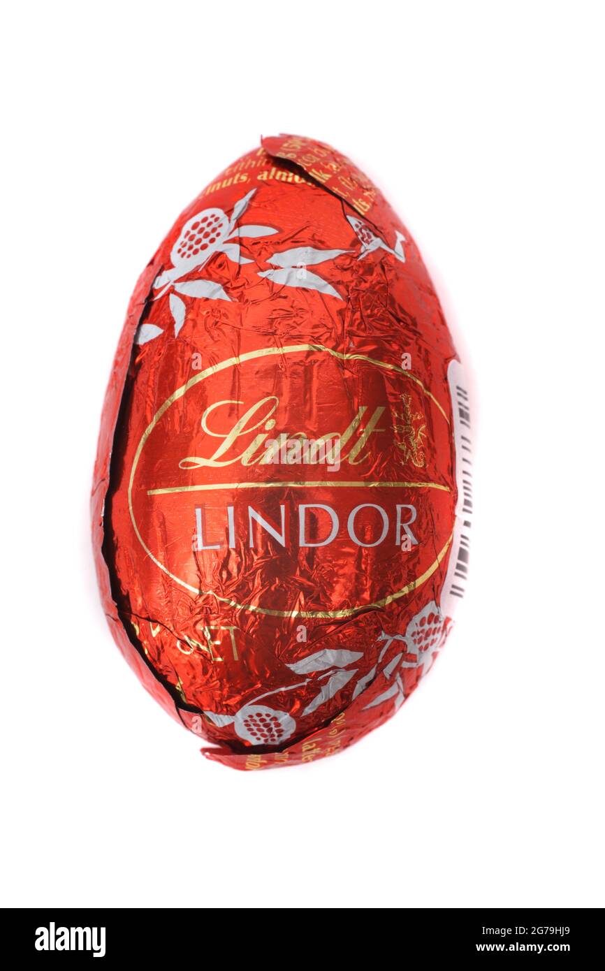 Lindt chocolate balls hi-res stock photography and images - Alamy